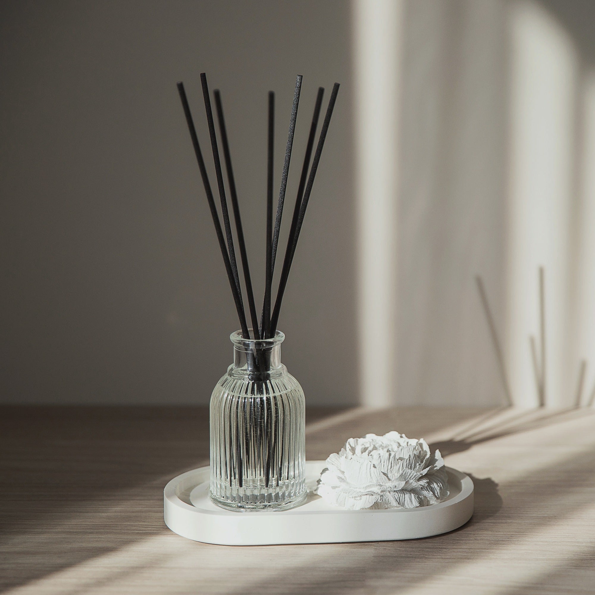 Home Fragrance Gift Set – Reed Diffuser with Gypsum Peony Flower and T